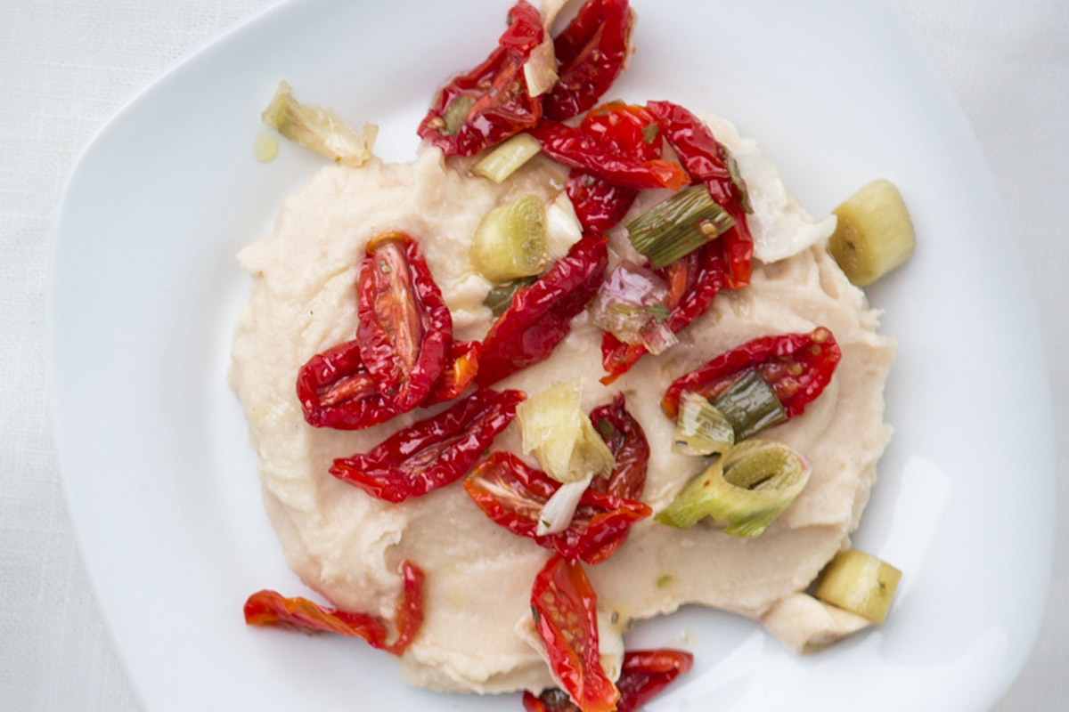 Butter Bean Purée with Sun-Dried Tomato Herb Oil : Foodwise